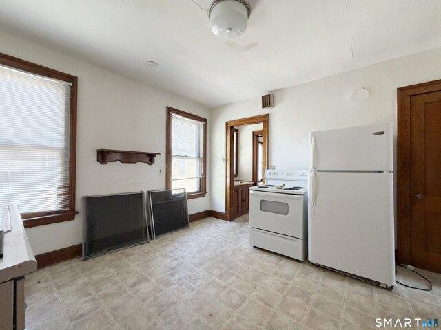 house with 4 bedroom, West Haven CT DLS102777328