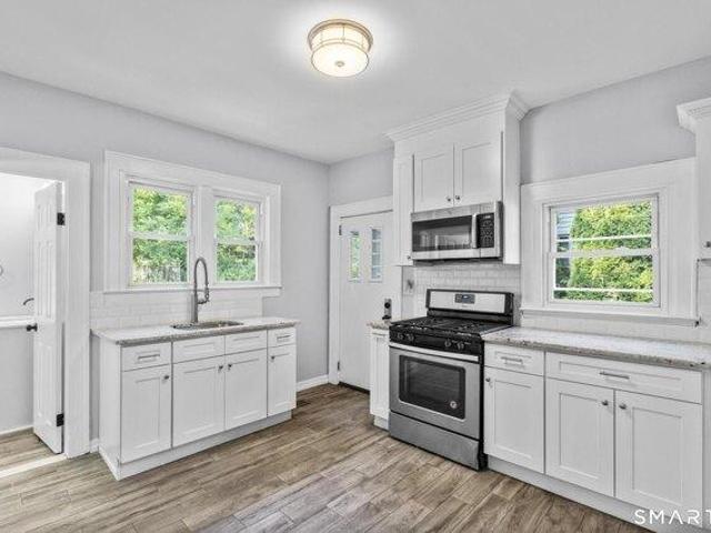 house with 4 bedroom, West Haven CT DS104075504