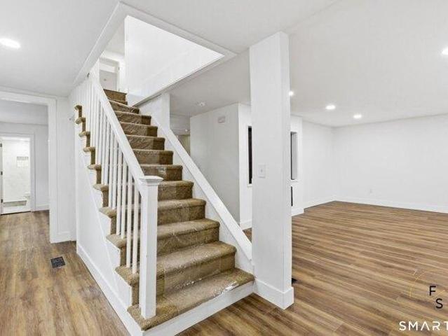 house with 4 bedroom, West Haven CT DS102727709