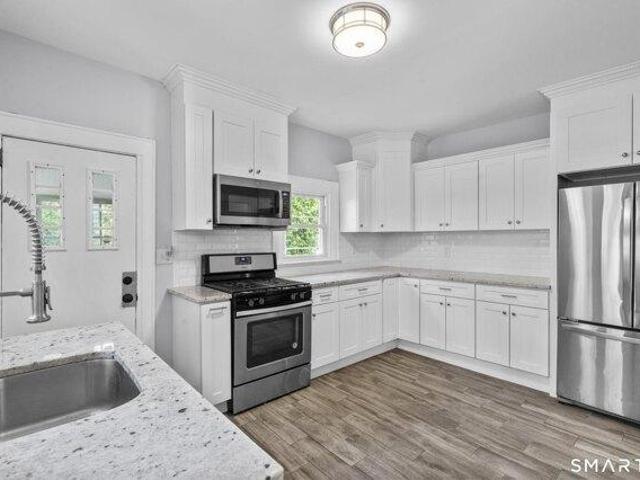 house with 4 bedroom, West Haven CT ES104297399