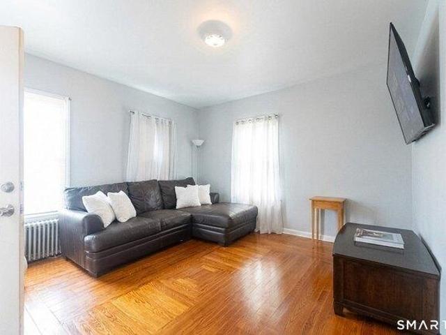 house with 4 bedroom, West Haven CT ES103072077