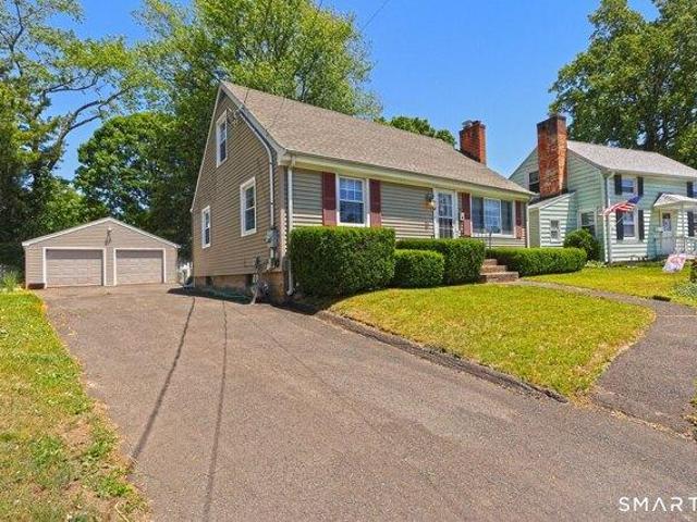 house with 4 bedroom, West Haven CT ES103185287
