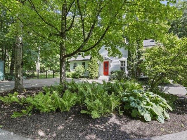 house with 4 bedroom, West Stockbridge MA ES104608852