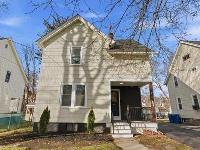 house with 4 bedroom, West Springfield MA DLS103019014