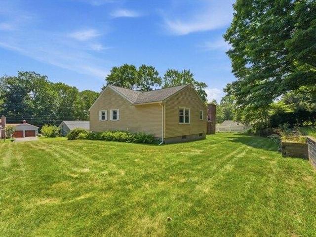 house with 4 bedroom, West Springfield MA ES104946844