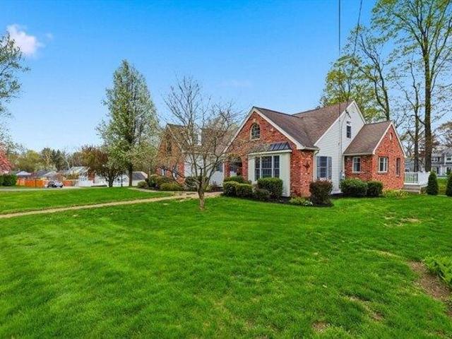 house with 4 bedroom, West Springfield MA ES103441354