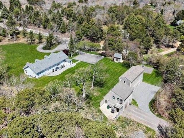 house with 4 bedroom, West Tisbury MA DS102633836