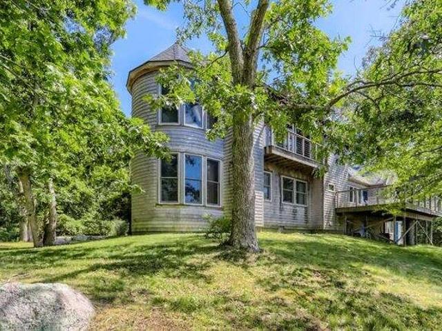 house with 4 bedroom, West Tisbury MA DS102959766