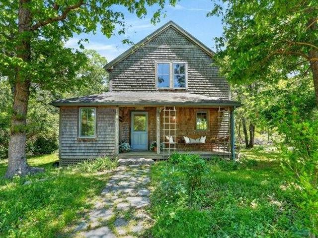 house with 4 bedroom, West Tisbury MA DS103442579