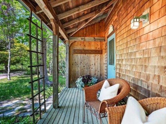 house with 4 bedroom, West Tisbury MA ES105115748