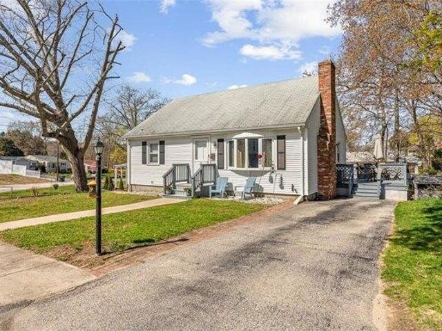 house with 4 bedroom, West Warwick RI DLS102723998