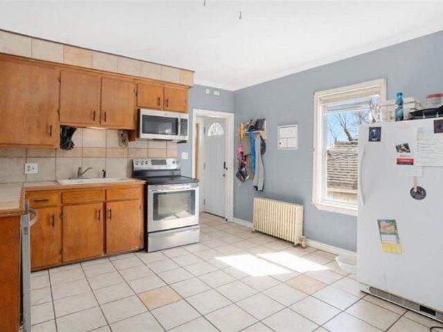 house with 4 bedroom, West Warwick RI DLS102801571