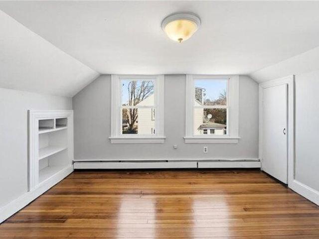house with 4 bedroom, West Warwick RI DLS103098283