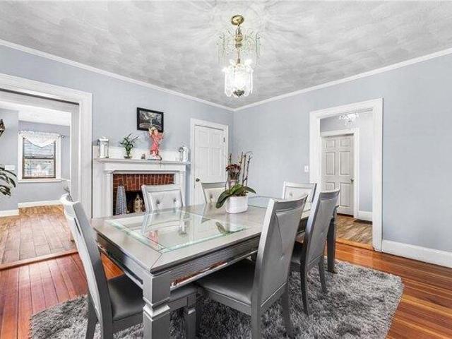 house with 4 bedroom, West Warwick RI ES103128383