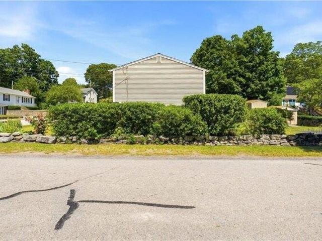 house with 4 bedroom, West Warwick RI ES104352013