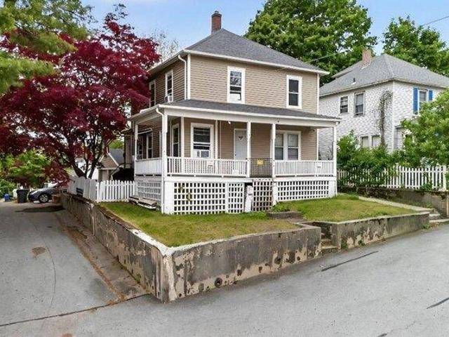 house with 4 bedroom, West Warwick RI ES105081347