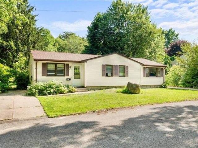 house with 4 bedroom, West Warwick RI ES105108831