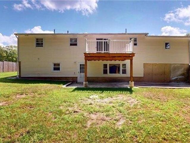 house with 4 bedroom, West Warwick RI ES105175994
