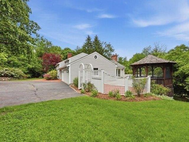 house with 4 bedroom, Westborough MA ES102922137