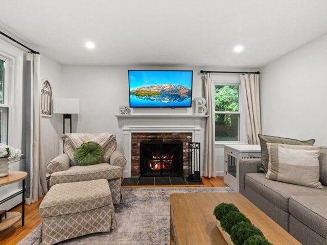 house with 4 bedroom, Westborough MA ES104848874