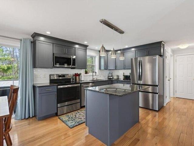 house with 4 bedroom, Westbrook ME DLS102531312