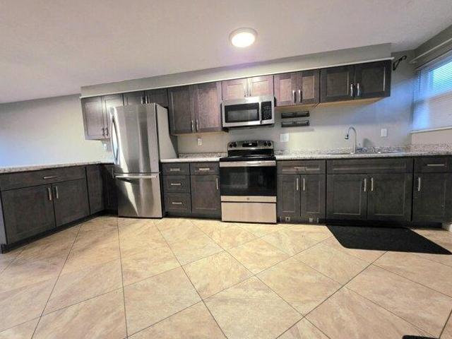 house with 4 bedroom, Westbrook ME DS102779745