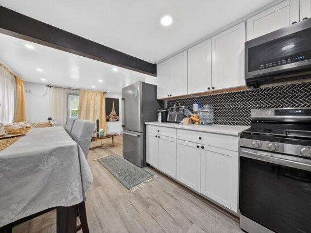 house with 4 bedroom, Westbrook ME ES104113221