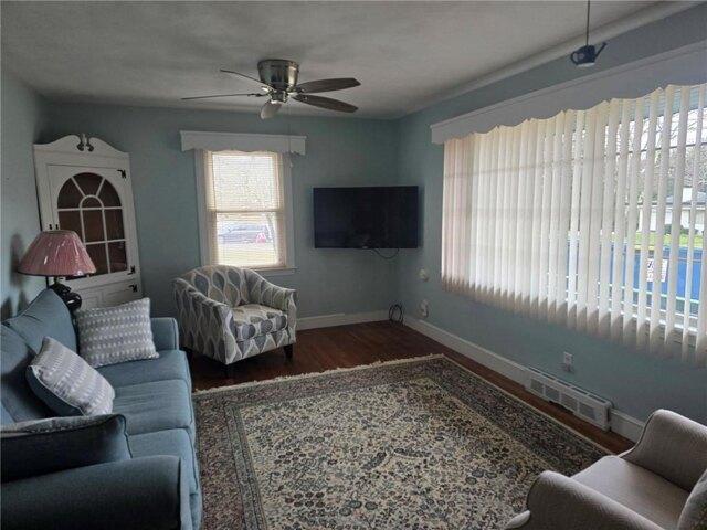 house with 4 bedroom, Westerly RI DLS101748058