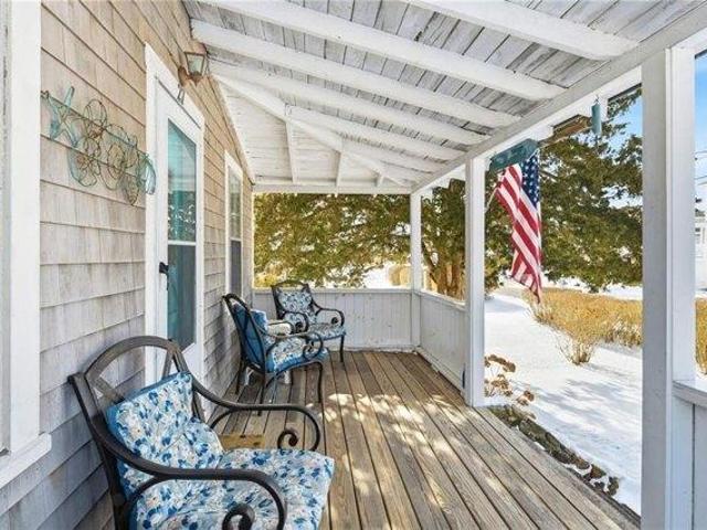 house with 4 bedroom, Westerly RI DLS102372400