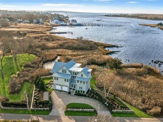 house with 4 bedroom, Westerly RI DLS103128114