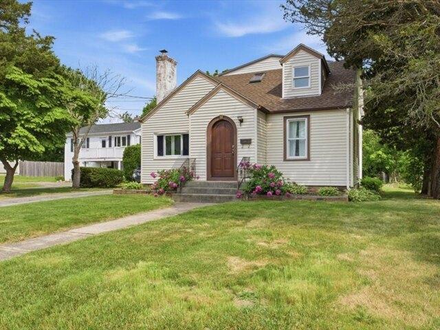 house with 4 bedroom, Westerly RI ES104445917