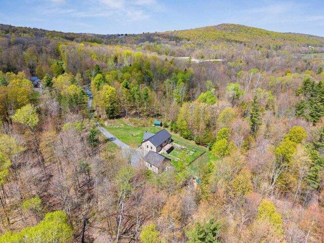 house with 4 bedroom, Westford VT ES103070836