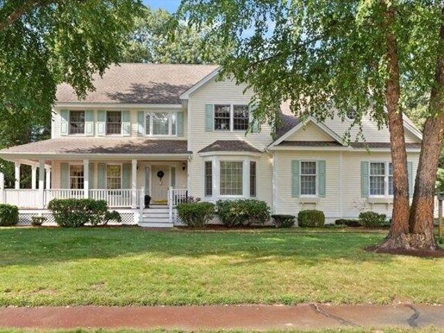 house with 4 bedroom, Westford MA DLS101706863