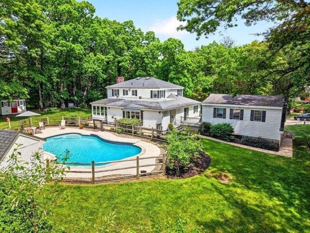 house with 4 bedroom, Westford MA DS104076581