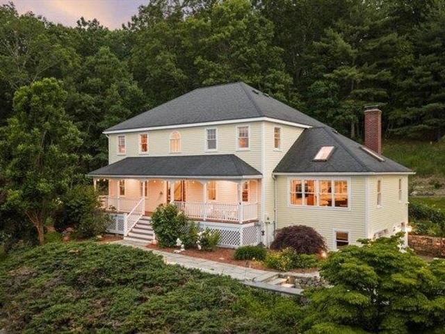 house with 4 bedroom, Westford MA DS104151577