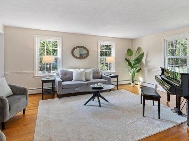 house with 4 bedroom, Westford MA ES103072126
