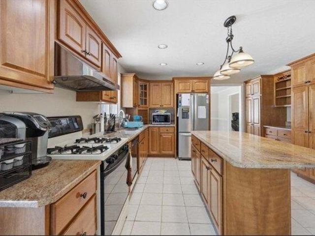 house with 4 bedroom, Westford MA ES103188837