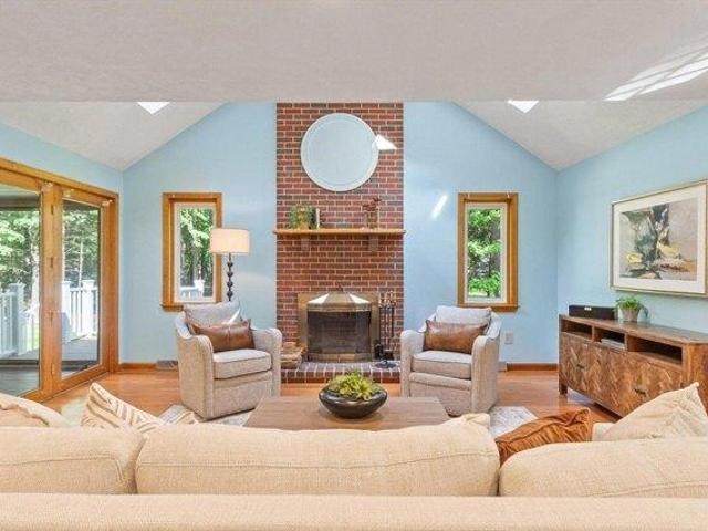 house with 4 bedroom, Westford MA ES103496796
