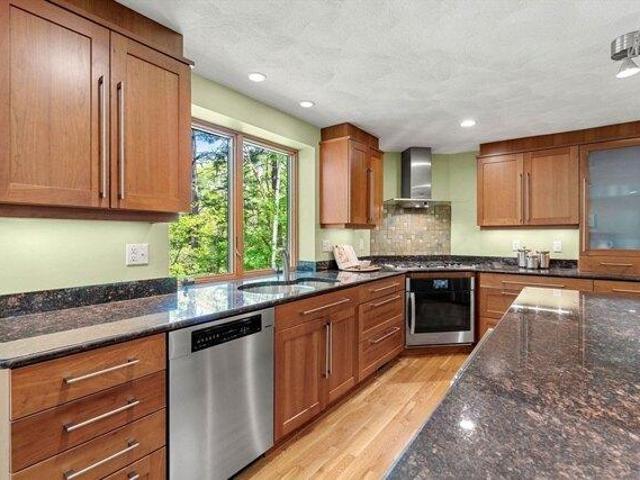 house with 4 bedroom, Westford MA ES103497003