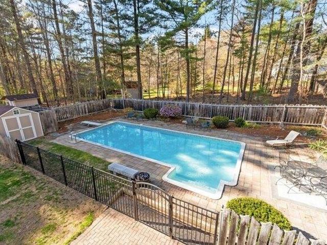 house with 4 bedroom, Westford MA ES103967892