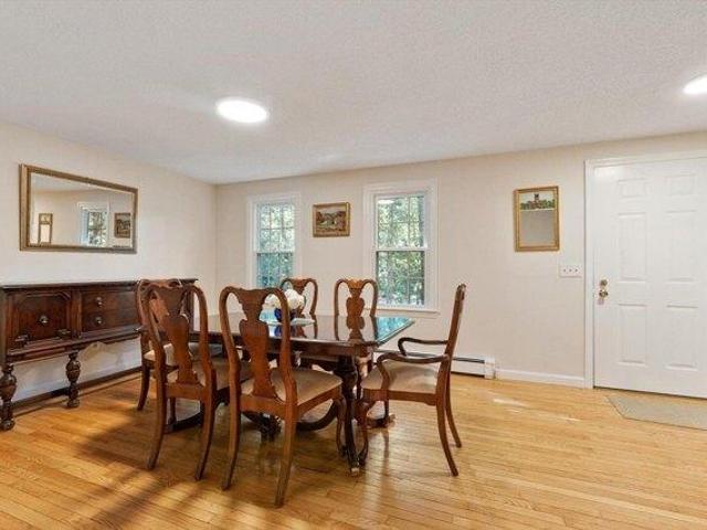 house with 4 bedroom, Westford MA ES103969535
