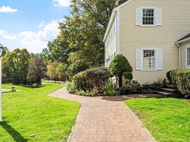 house with 4 bedroom, Westford MA ES104608111