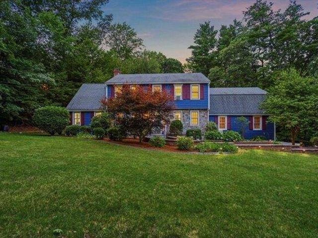 house with 4 bedroom, Westford MA ES105141083