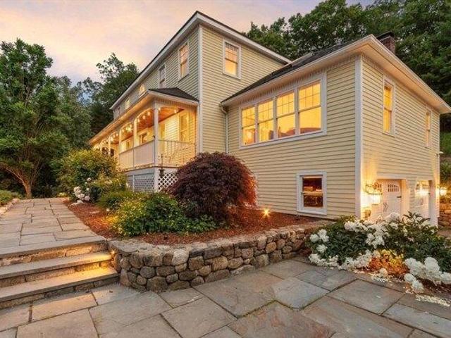house with 4 bedroom, Westford MA ES105174739