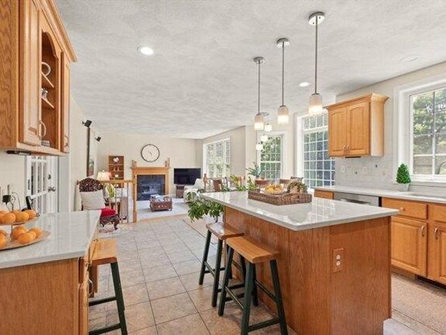 house with 4 bedroom, Westford MA ES105203745