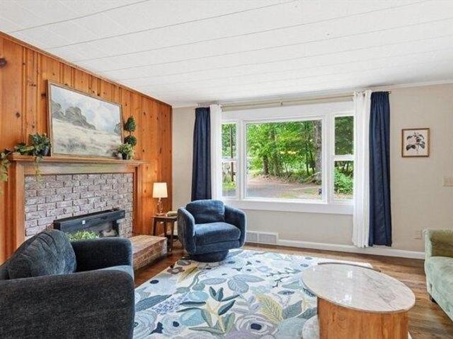 house with 4 bedroom, Westfield MA ES103495508