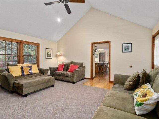 house with 4 bedroom, Westfield MA ES103016636