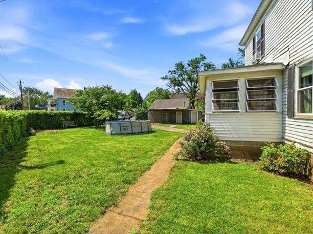 house with 4 bedroom, Westfield MA ES104148958