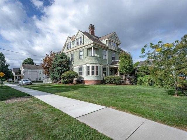 house with 4 bedroom, Westfield MA ES105231532