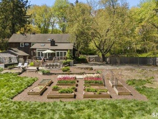 house with 4 bedroom, Weston CT ES103125305